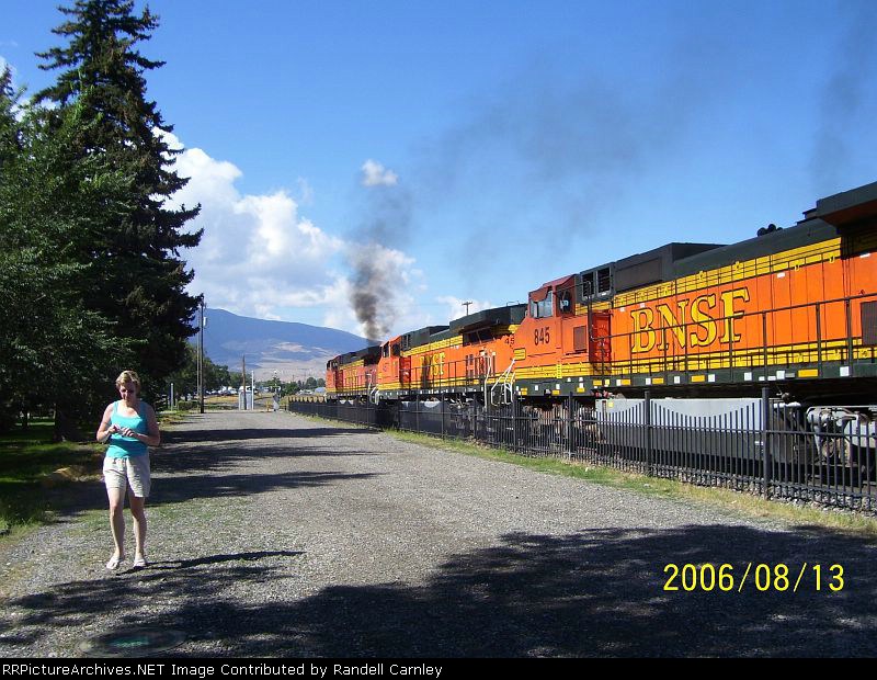 BNSF 845